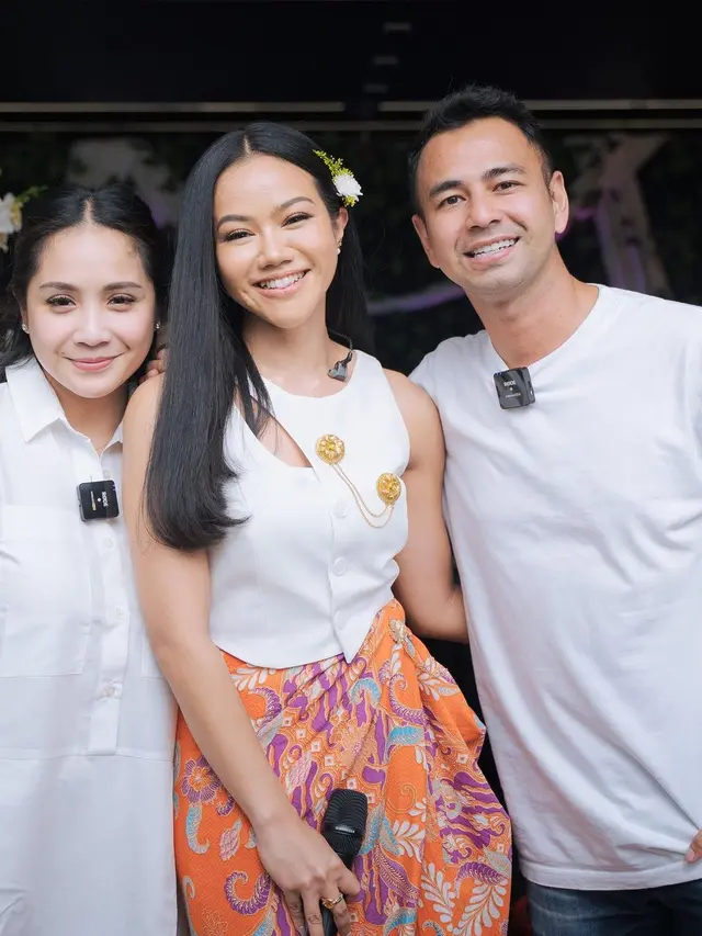 Tangis Nagita Pecah, Raffi Ahmad Kasih Kado Spesial di Hari Ulang Tahun - Hot Liputan6.com