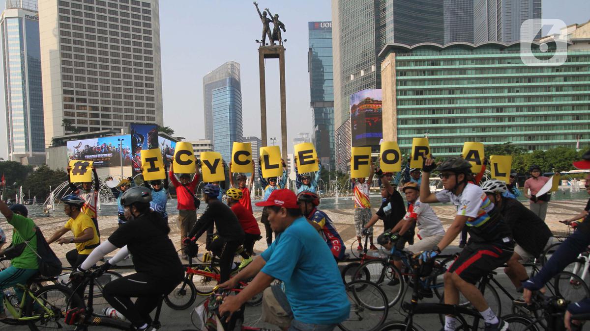 Penggiat Sepeda dari Berbagai Komunitas Berkumpul Peringati Hari Sepeda ...