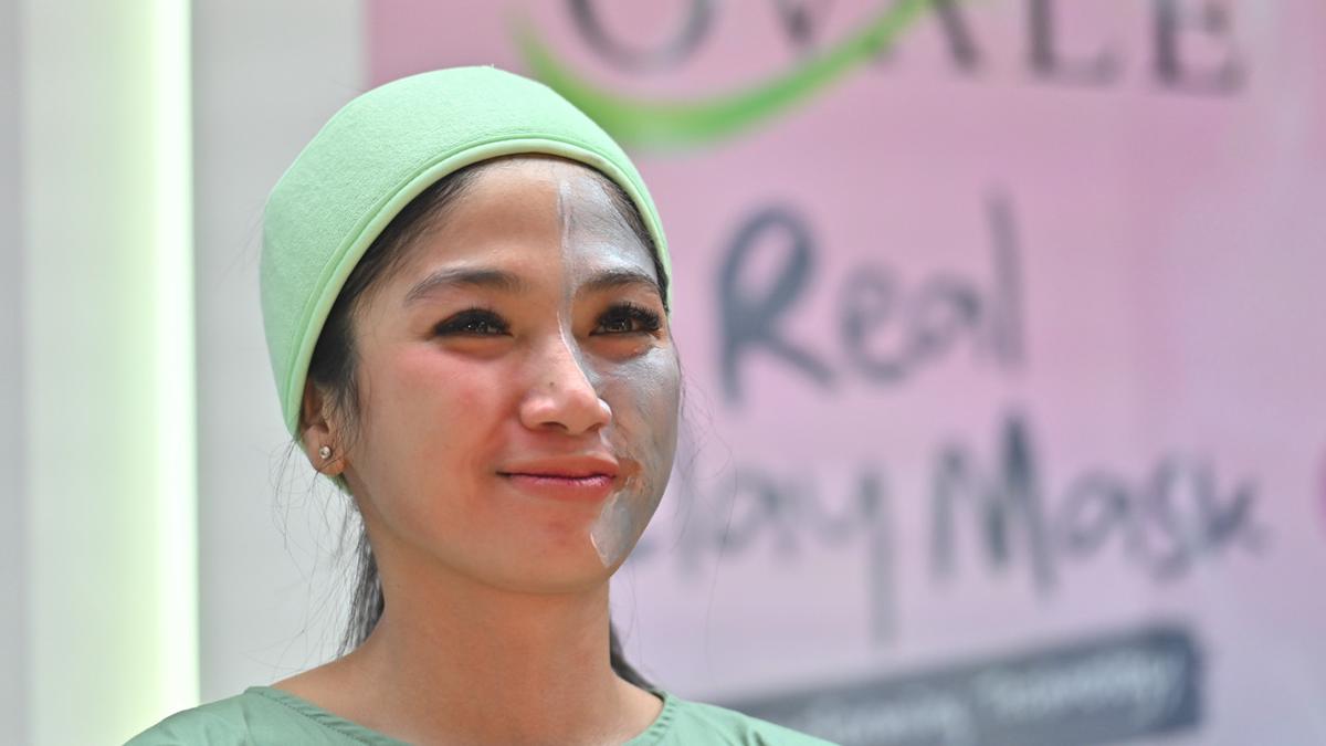 Cara Pakai Clay Mask, Perhatikan Urutan yang Tepat agar Maksimal ...
