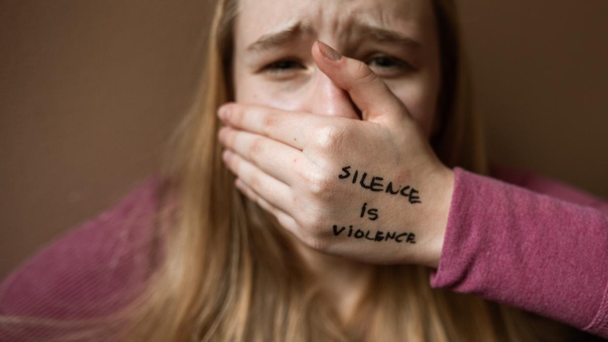 5 Istilah Pelecehan Seksual di Internet yang Perlu Dipahami Agar Tak ...