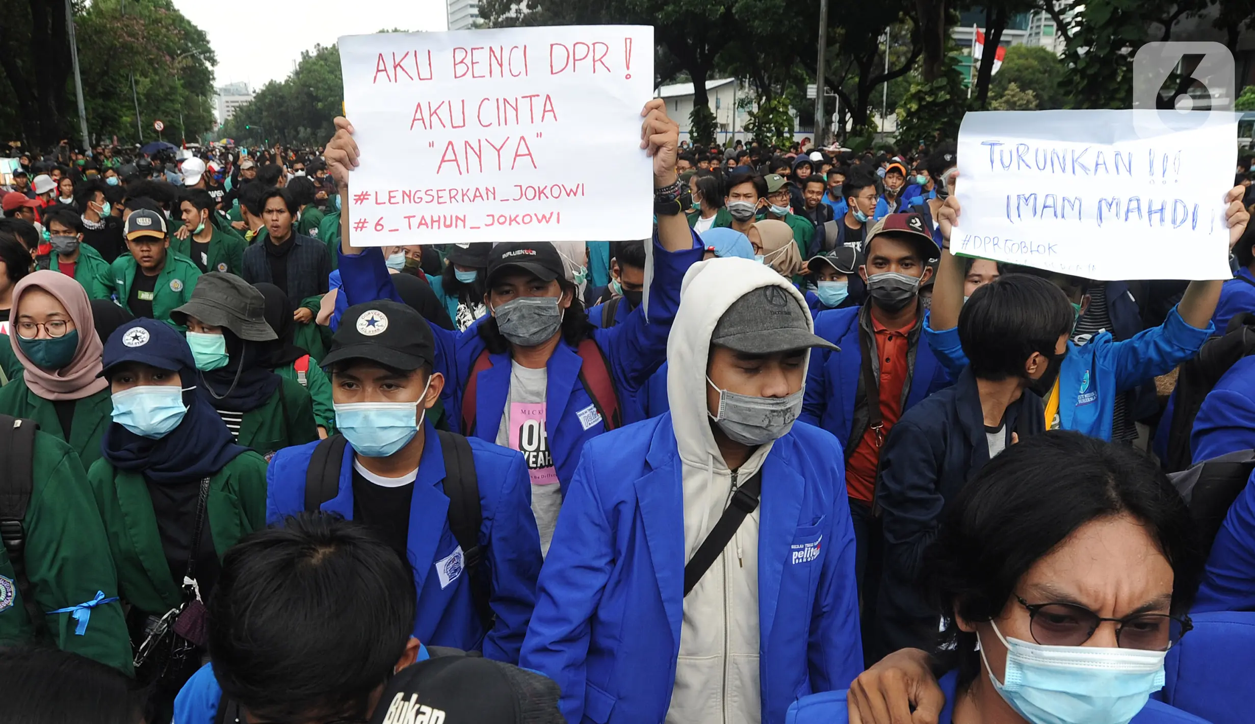 FOTO: Potret Aksi Mahasiswa Tolak Omnibus Law UU Cipta Kerja - Foto ...