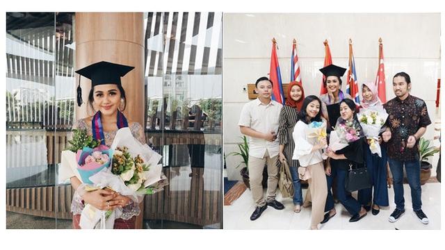 6 Pesona Adristya Chintia, Reporter Saat Aksi 22 Mei yang Bikin Netizen Salah Fokus - Hot ...