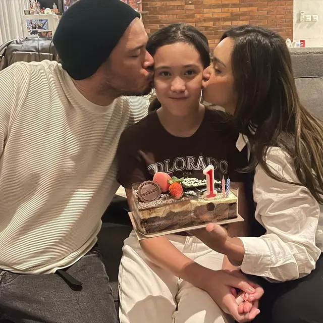 Nafa Urbach Ungkap Alasan Kerap Unggah Foto Bareng Mantan Suami - Entertainment Fimela.com