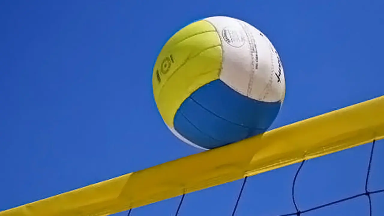 Ukuran Tinggi Net Bola Voli untuk Putra dan Putri adalah 2,43 meter dan ...