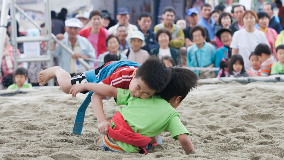 Mengenal Olahraga Ssireum yang Muncul dalam Drakor Like Flower in Sand