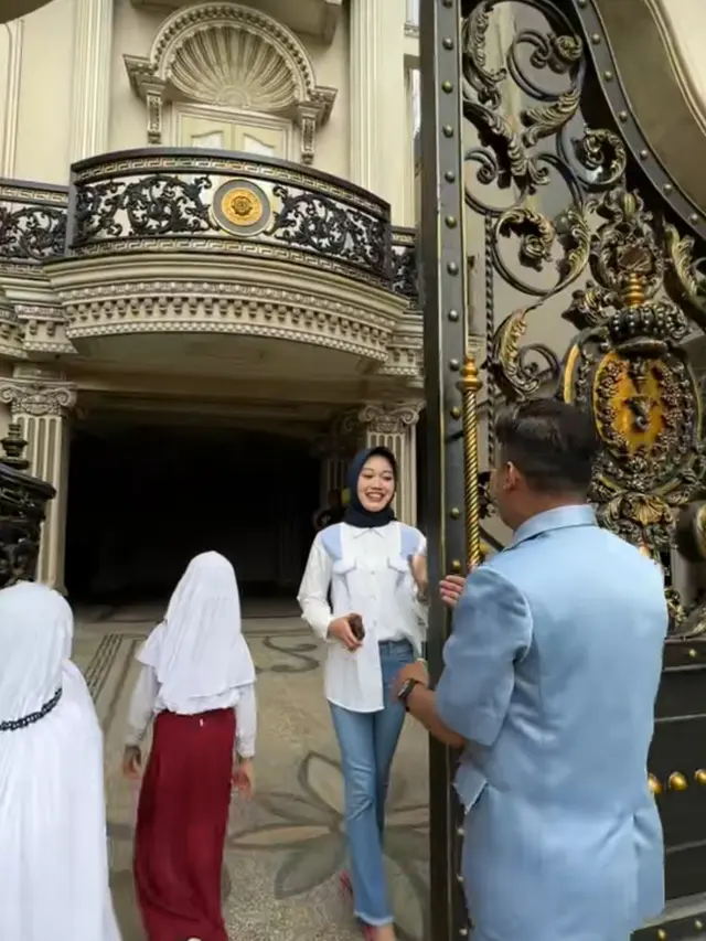 10 Potret Rumah Mewah Bak Istana Disney Milik Sultan Sidoarjo, Bikin Takjub - Hot Liputan6.com