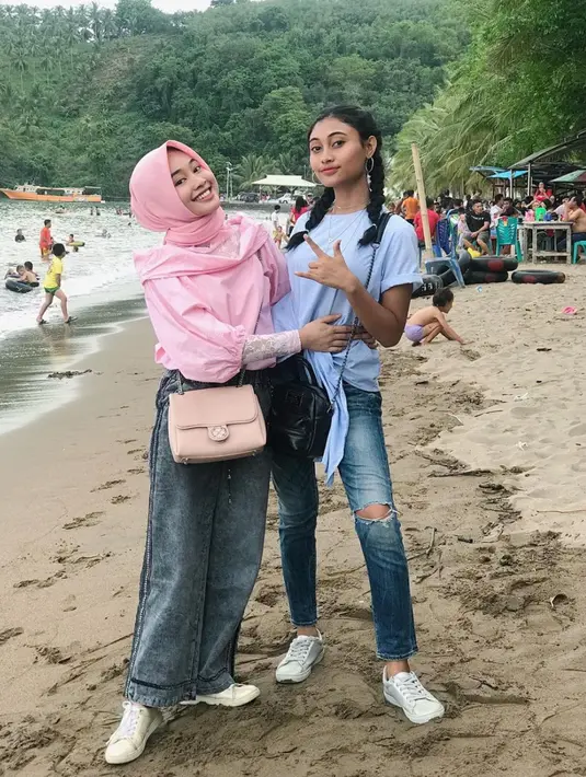 Potret Kedekatan Novia Bachmid dan Zilva Bachmid, Sama-Sama Bersuara Merdu - Foto Liputan6.com