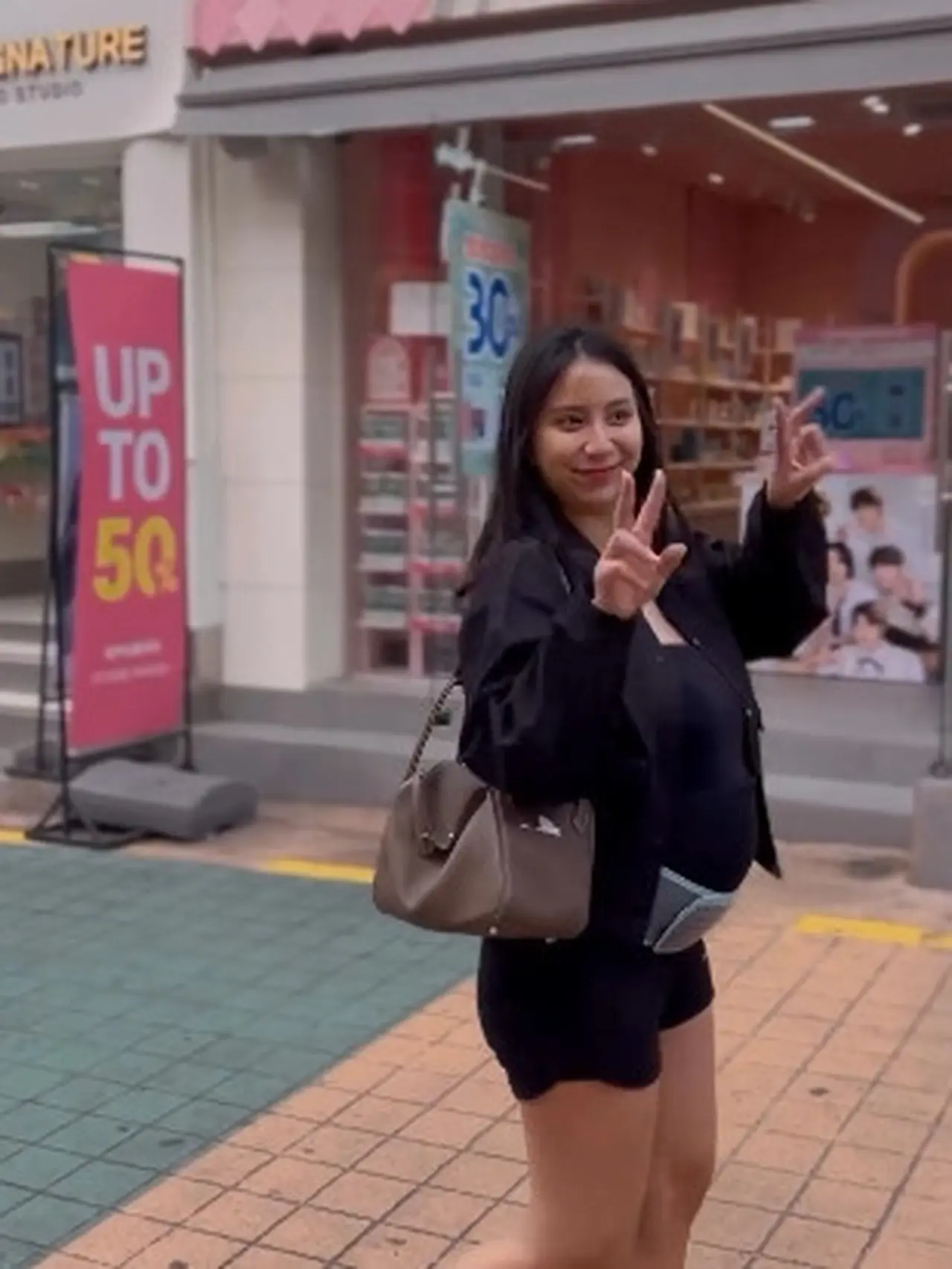 Makin Buncit, Ini 7 Potret Baby Moon Clairine Clay Istri Joshua di ...