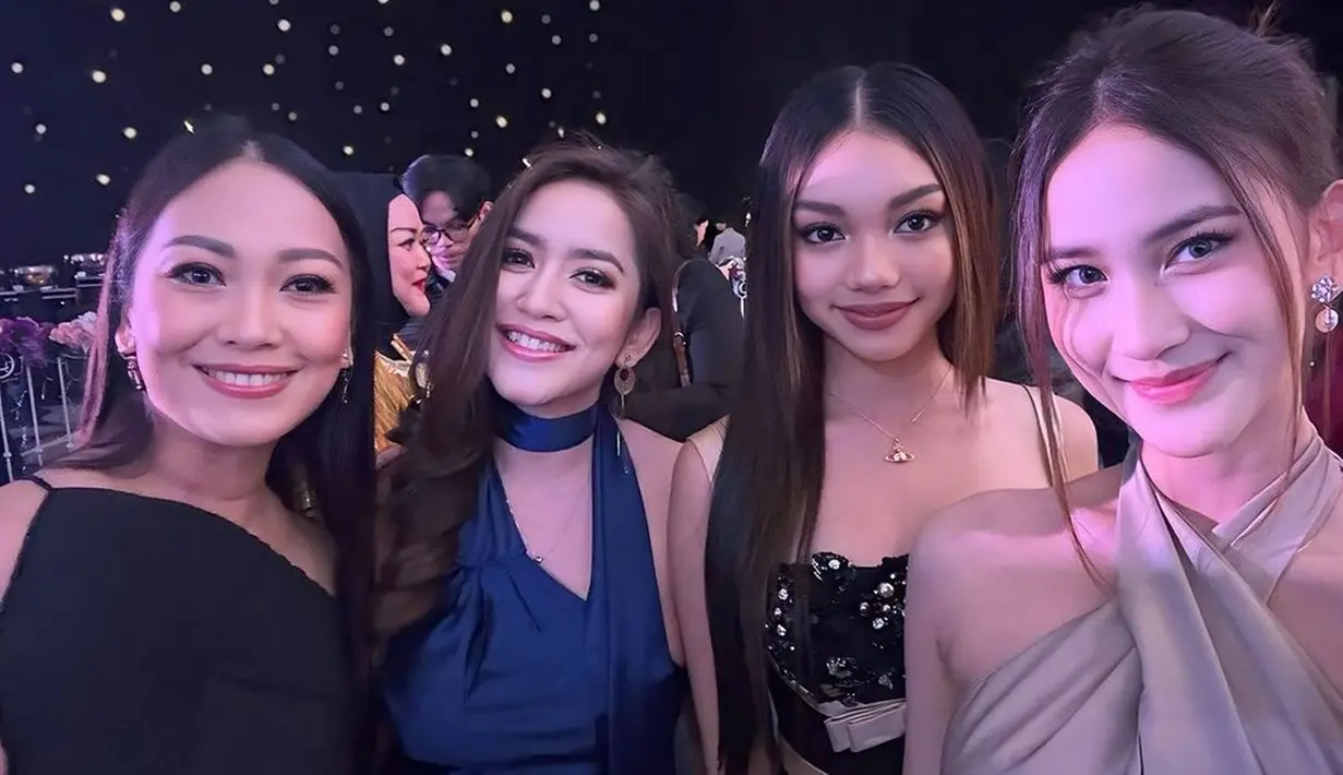 Potret Harleyava Princy dan Ibunda di Pernikahan Mahalini, Bak Kakak Adik - Foto Liputan6.com