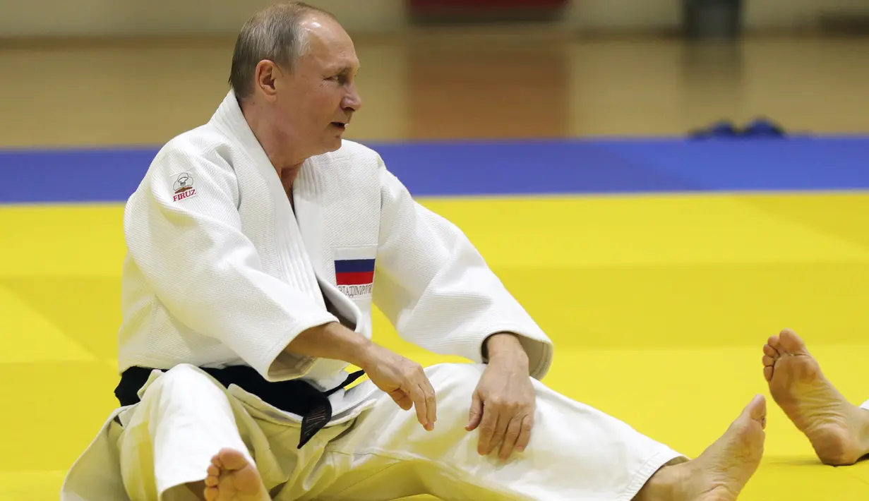 FOTO: Aksi Putin Latihan Judo Bersama Atlet Nasional Rusia - Foto ...