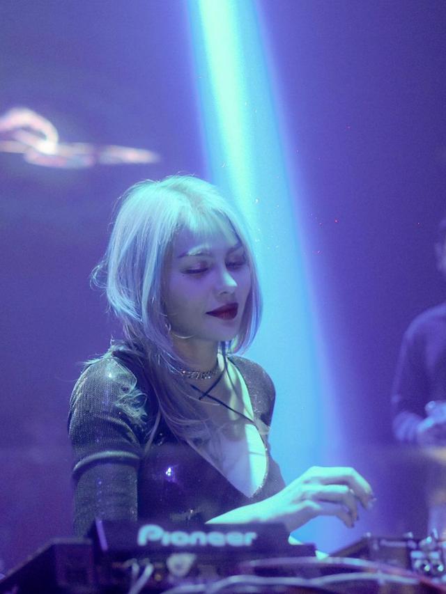 6 Potret DJ Katty Butterfly yang Kini Kembali ke Panggung Hiburan - Hot Liputan6.com