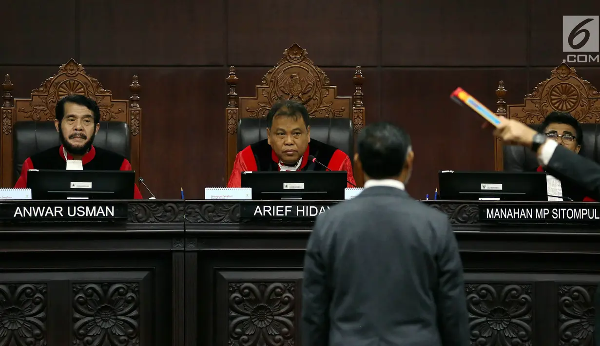 PHOTO: Bambang Widjojanto Jadi Saksi Ahli Uji Materi Hak Angket KPK ...