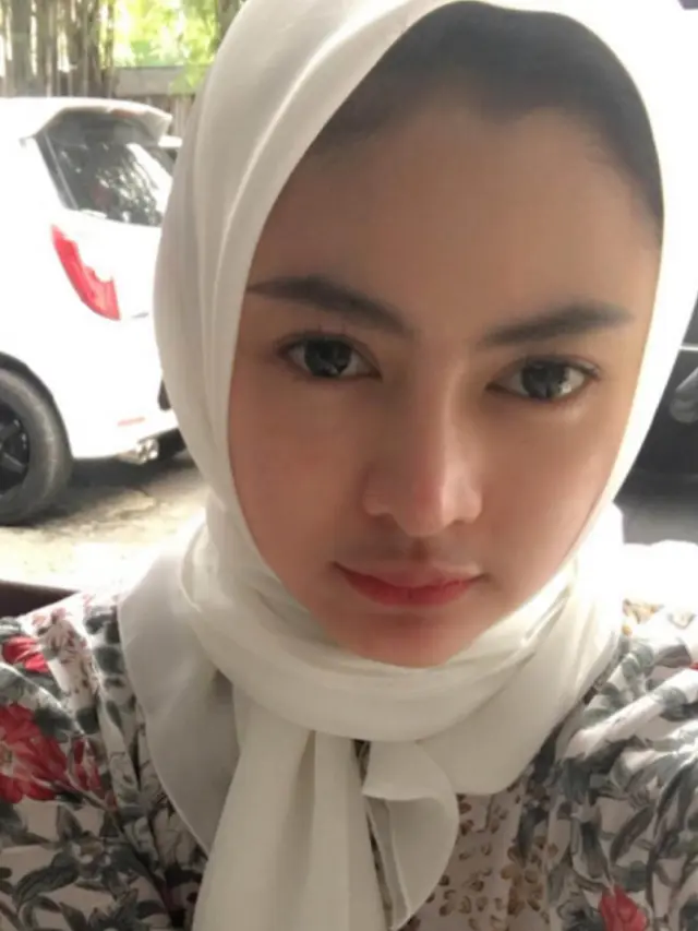 Mantap Berhijab, Vitalia Shesya Benci Melihat Foto-Foto Seksinya - ShowBiz Liputan6.com