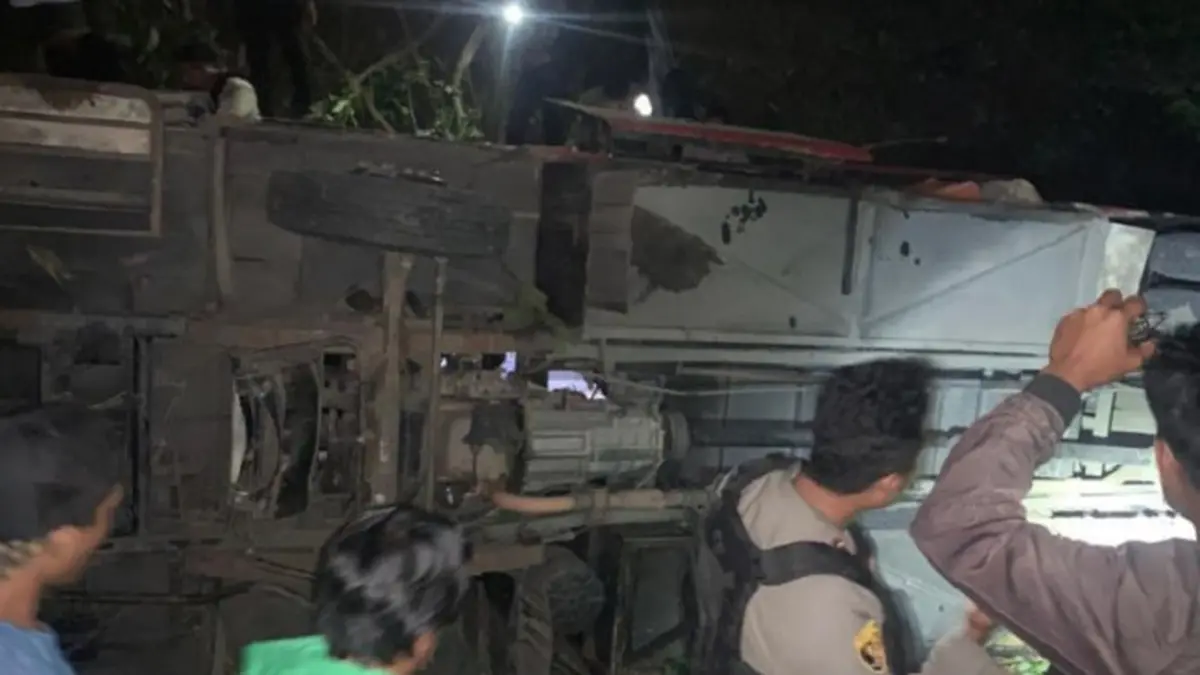 Berita Kecelakaan Bus Santri Gontor Hari Ini - Kabar Terbaru Terkini ...
