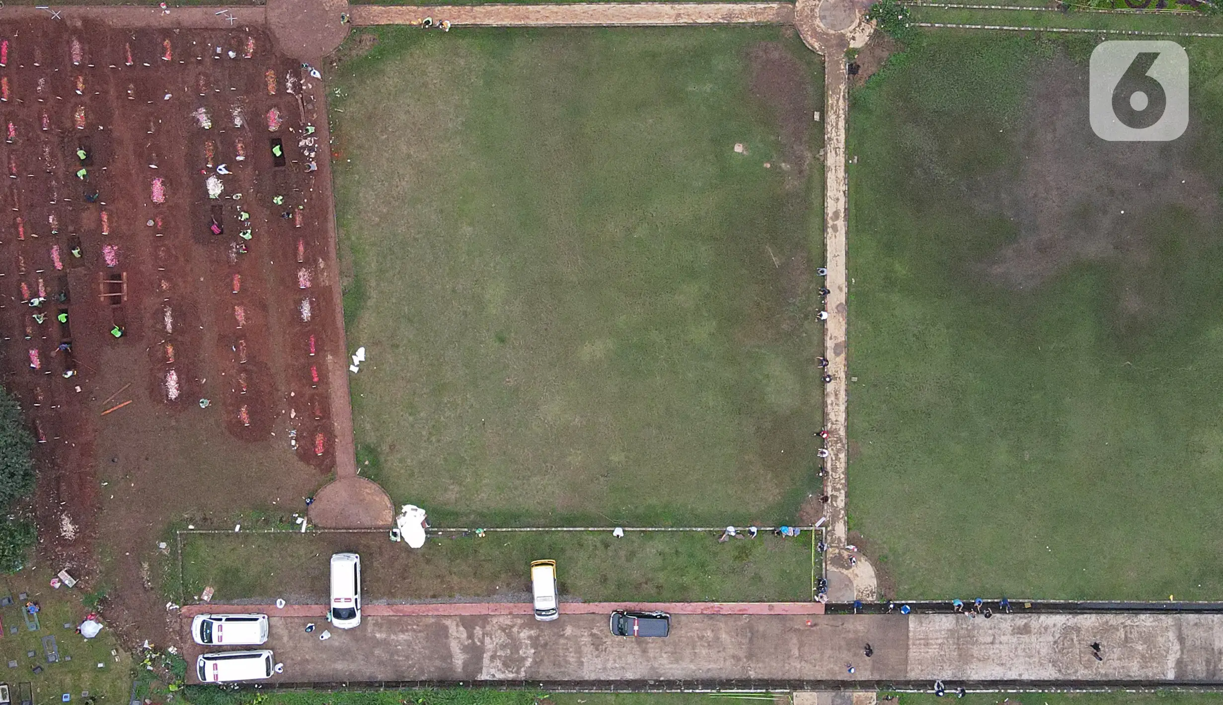 FOTO: Baru Empat Hari, 126 Jenazah COVID-19 Dimakamkan di TPU Bambu ...