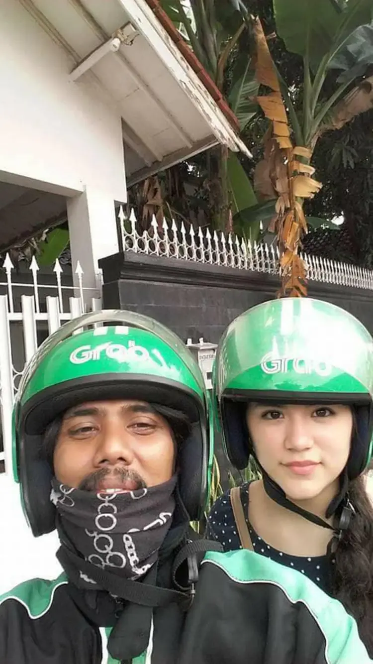 Bikin Iri Driver Ojol Selfie Dengan Cewek Cewek Cantik Ini Bikin Adem Galeri 