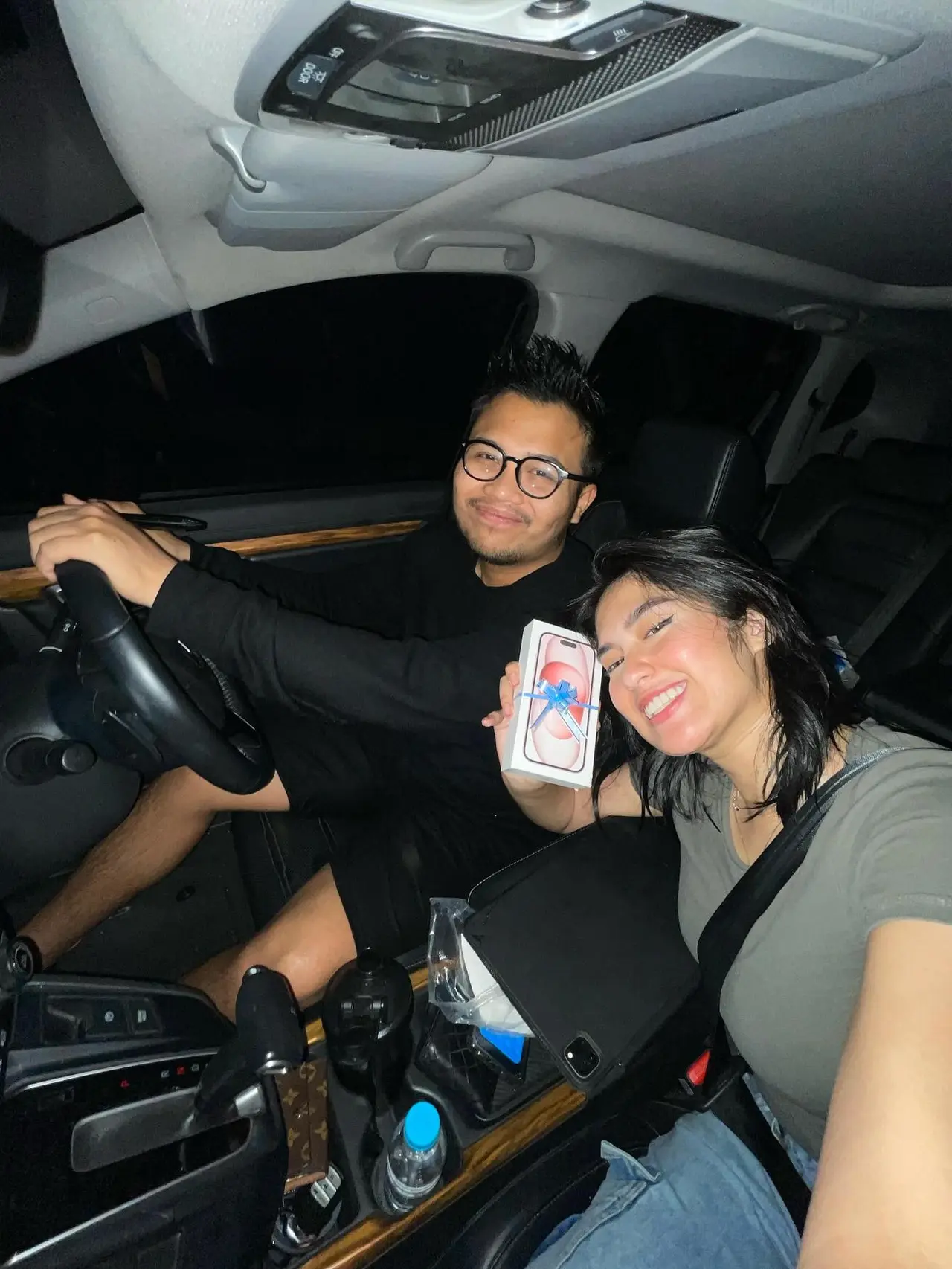 Dikabarkan Punya Pacar Baru, Ini 7 Potret Ochi Rosdiana Dapat Kejutan ...