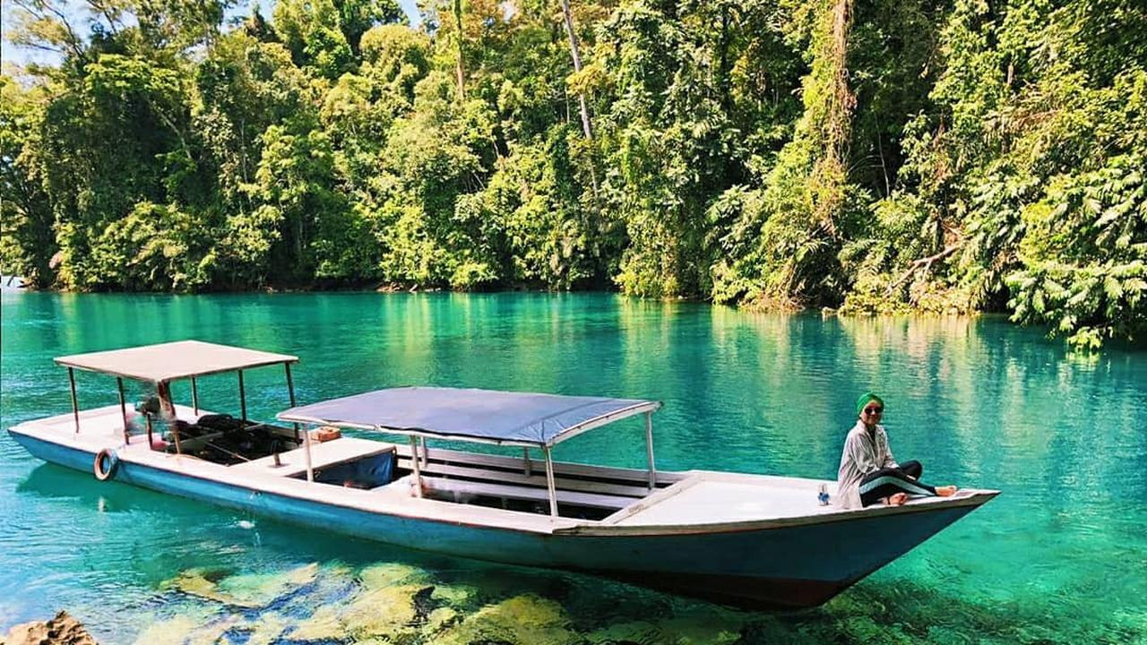 Mengintip Indahnya Labuan Cermin, Danau Memesona di Kalimantan Timur