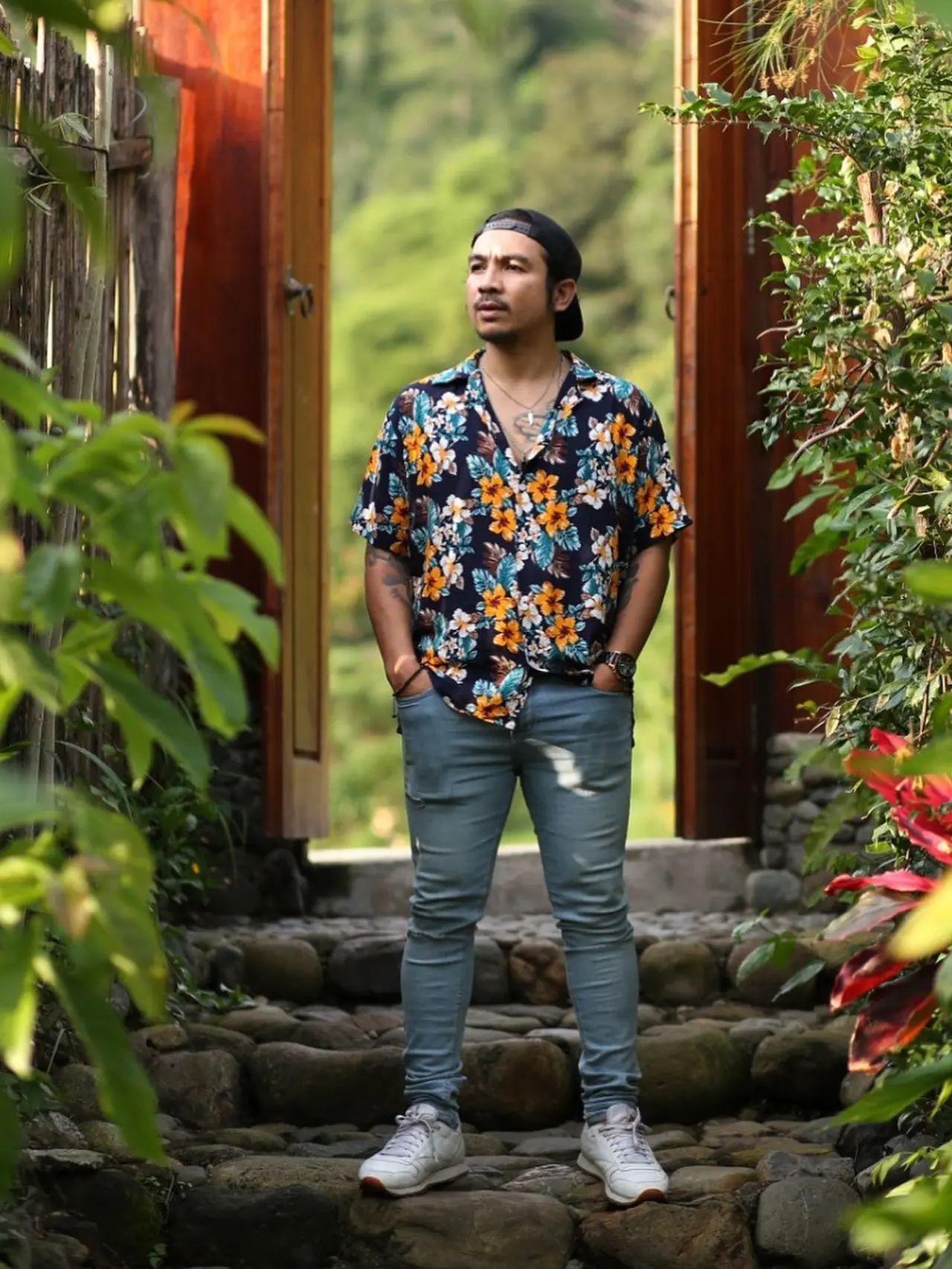 7 Potret Terbaru Komo Ricky 'Katakan Putus' yang Makin Macho - Hot ...