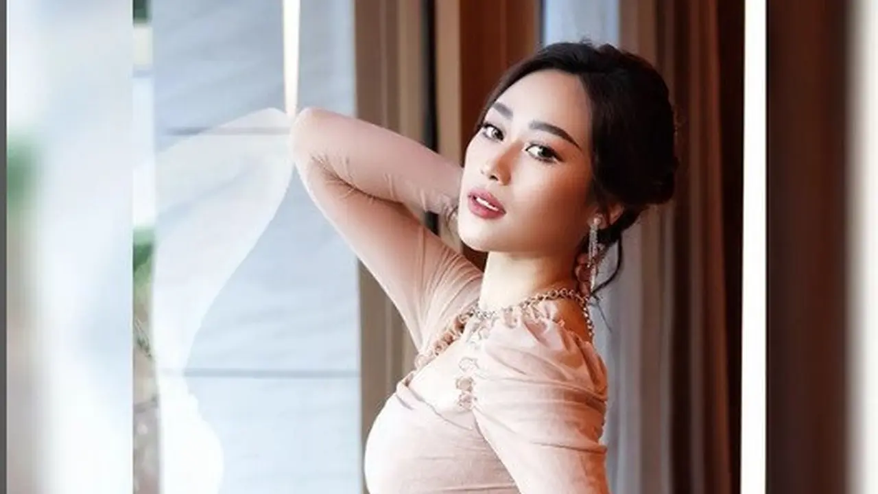 6 Potret Poppy Capella Sang National Director Miss Universe Indonesia ...