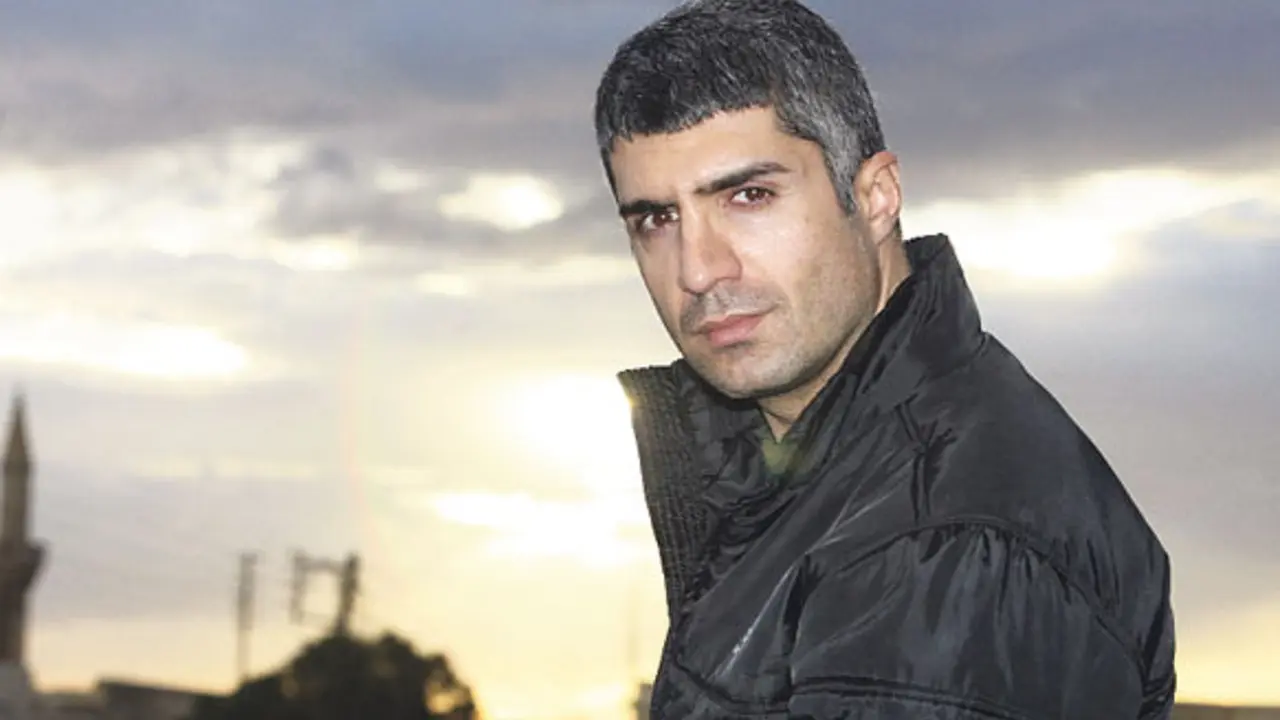 6 Aktor Tampan Turki yang Bikin Penggemar di Indonesia Lumer - ShowBiz ...