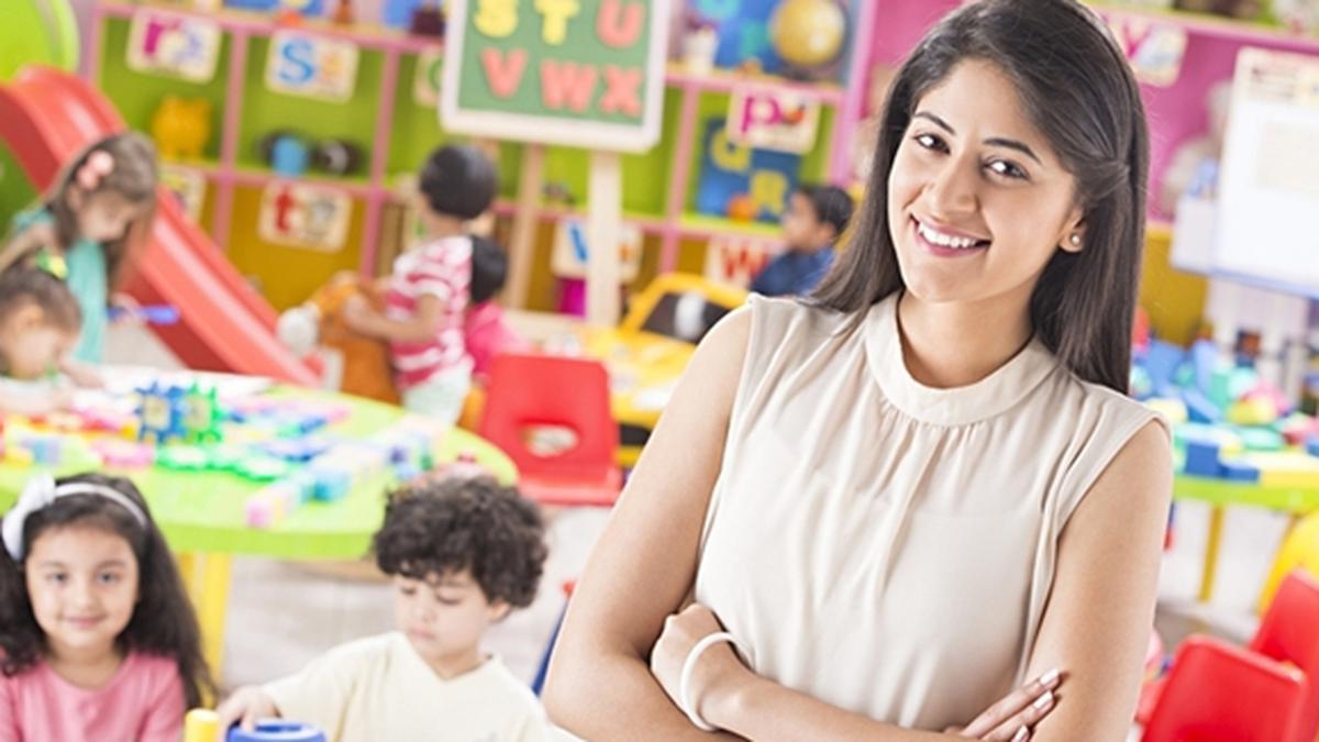 Pelajaran Berharga dari Seorang Guru Muda - Lifestyle Fimela.com