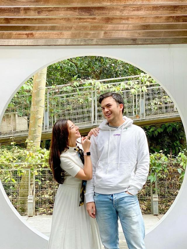 Keturunan Arab, Ini 7 Potret Kedekatan Rizky Nazar dan Sang Kakak - Hot Liputan6.com