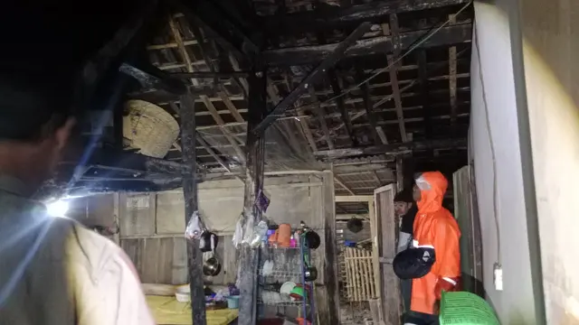 Puting Beliung Porak-porandakan 8 Rumah Warga di Banyuglugur Situbondo