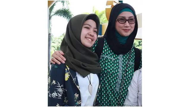 7 Potret Kompak Desy Ratnasari dan Nasywa Nathania Bak Kakak Adik - Hot Liputan6.com