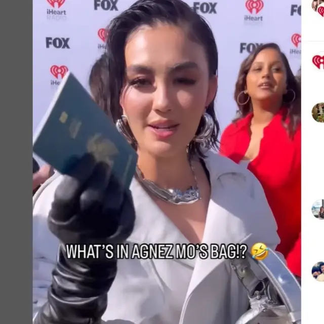 Agnez Mo Bergaya Monokrom, Tenteng Tas Gucci Berisi Paspor Pacarnya di iHeartRadio Music Awards ...