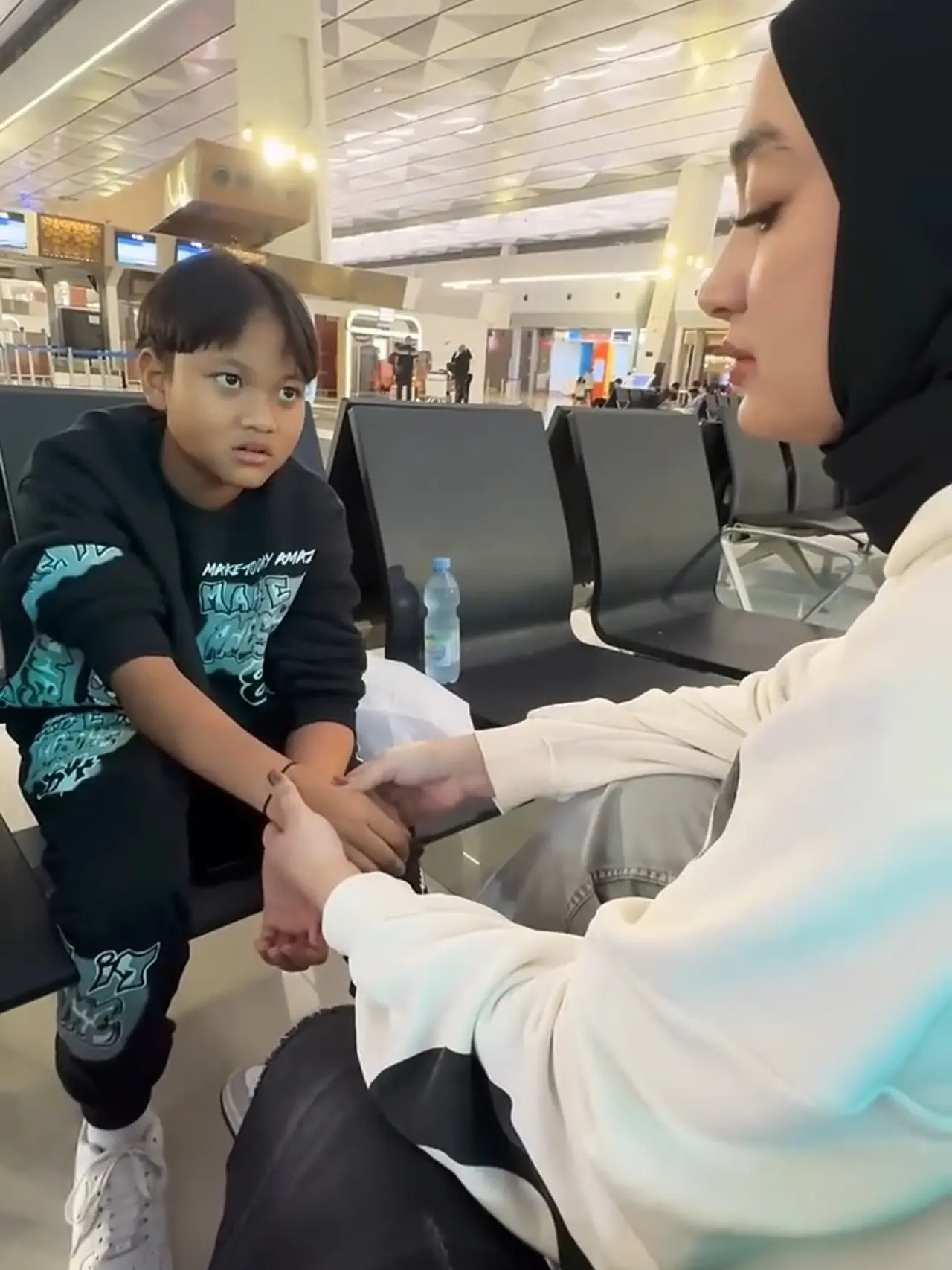 7 Potret Rasa Perhatian Santyka ke Anak Sule, Didoakan Jadi Ibu Sambung - Hot Liputan6.com