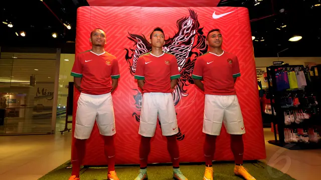 Tampil di AFF 2014, Timnas Indonesia Senior Gunakan Kostum Baru - Foto ...