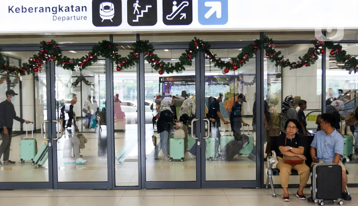Libur Natal, Pengguna Jasa Kereta Cepat Whoosh Meningkat - Foto ...