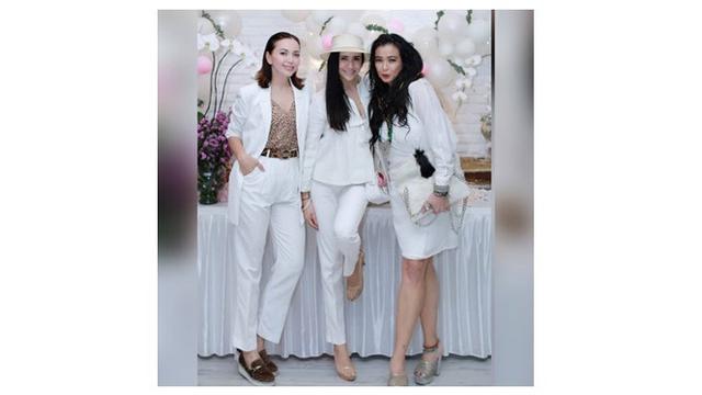 Potret Cantik Adik Ipar Ajun Perwira, Ravelra Supit Istri Aktor Umar ...