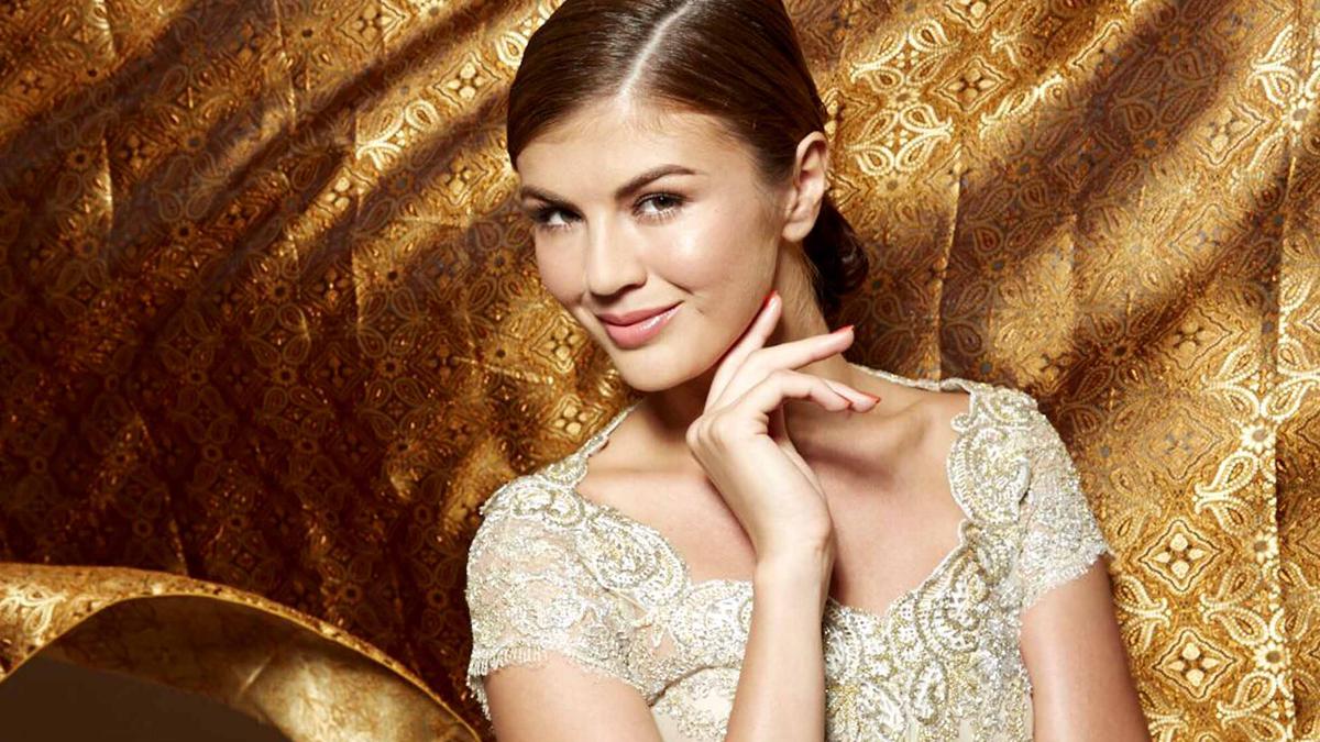 Jatuh Cinta dengan Dangdut, Bule Rusia Ini Jadi Biduan - ShowBiz ...