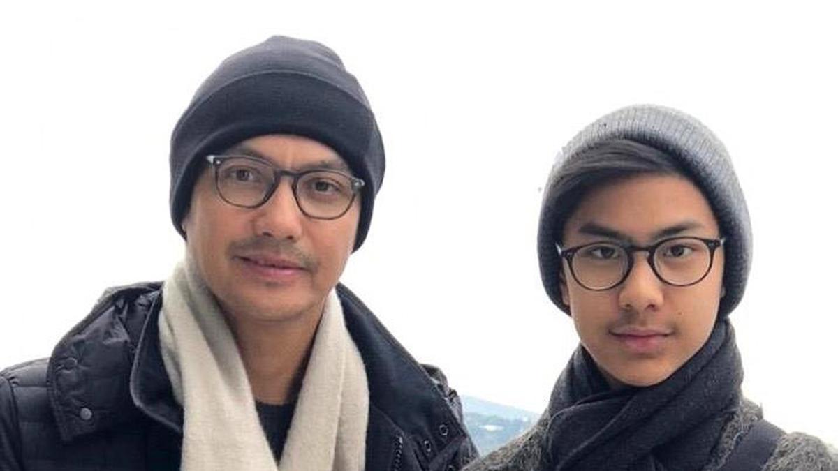 Punya Wajah Mirip, Potret Anak Gunawan yang Disangka Kembarannya
