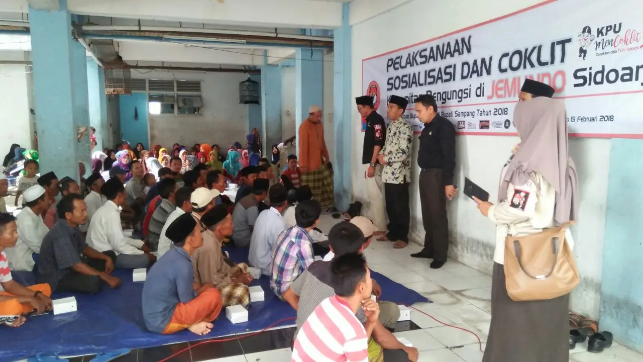 Menyambut Kepulangan Pengungsi Islam Syiah di Sampang Madura - Islami ...
