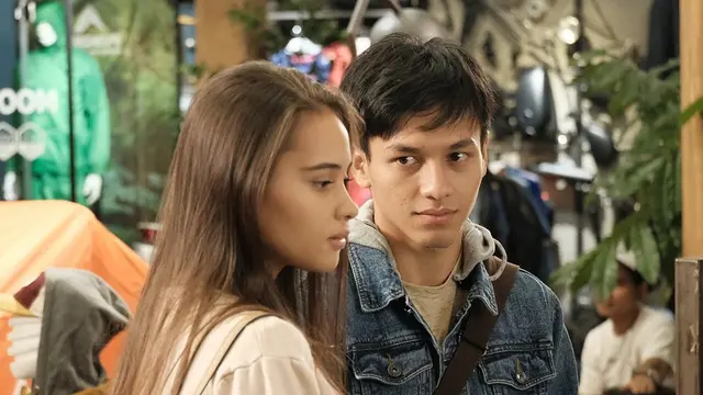 Main Film Bareng, Ini 7 Potret Kebersamaan Jefri Nichol dengan Aurora ...