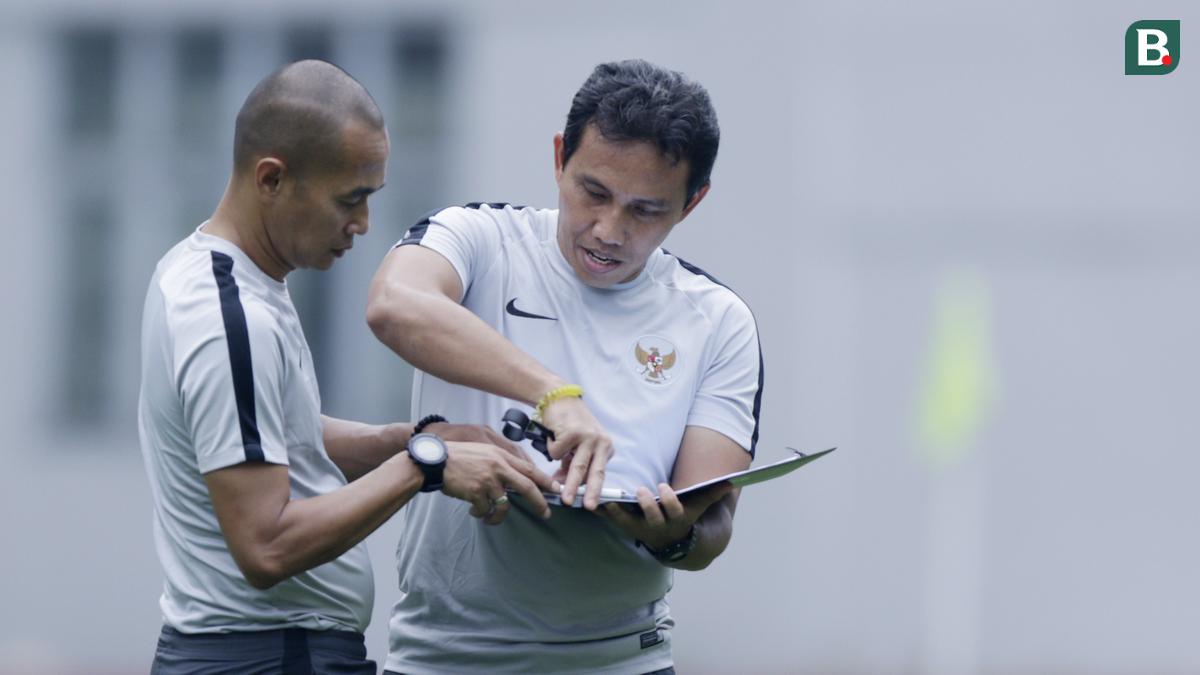 Sosok Bima Sakti di Mata Bek Timnas Indonesia Ricky Fajrin Saputra - Piala AFF Bola.com