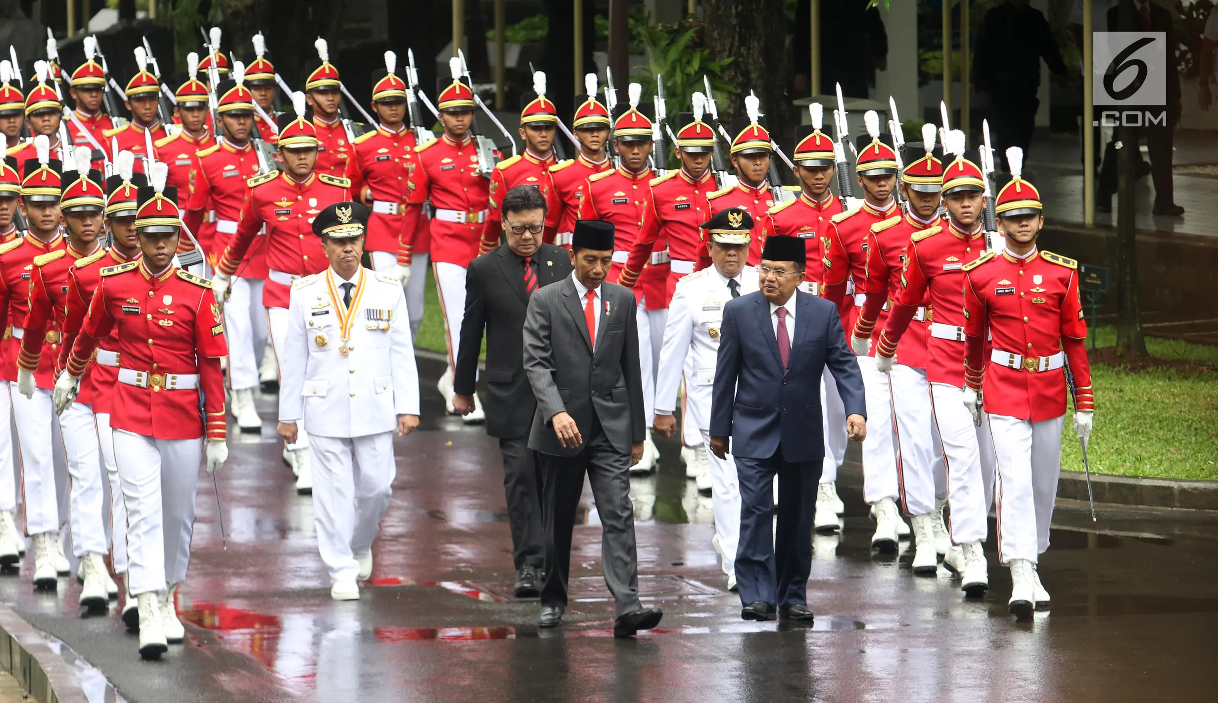 FOTO: Jokowi Resmi Lantik Gubernur dan Wakil Gubernur Riau - Foto ...