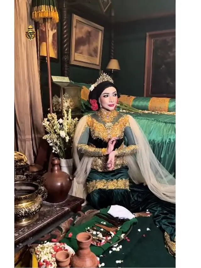 6 Potret Roro Fitria Syuting Video Klip di Kamar 308 Nyi Roro Kidul, Berbusana Hijau - Hot ...