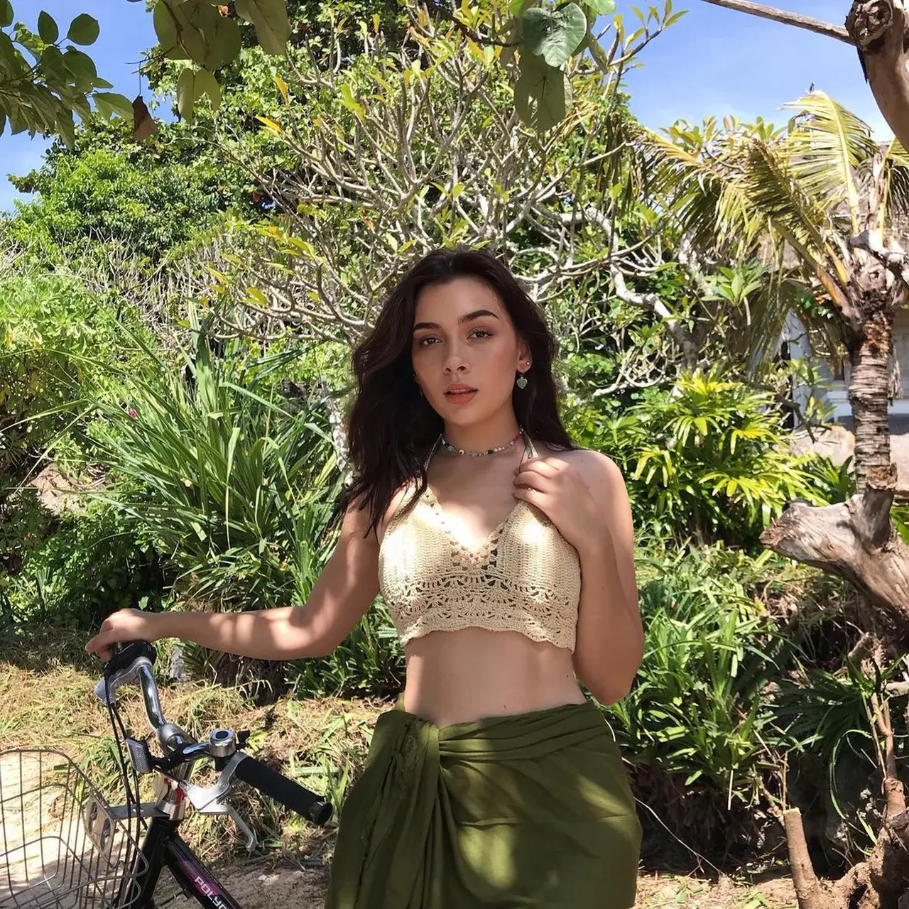 8 Potret Dosma Hazenbosch yang Diduga Pacar Baru Rizky Nazar, Jadi Sorotan - Hot Liputan6.com