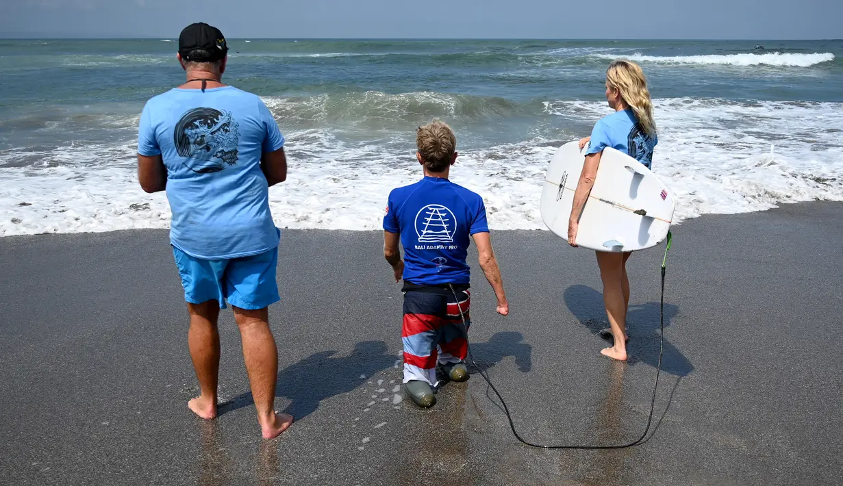 FOTO: Peselancar Disabilitas Dunia Adu Keahlian di Pantai Bali - Foto ...