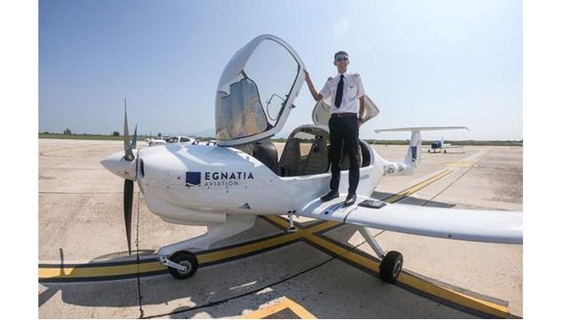 Remaja Ini Jadi Pilot Termuda di Inggris, Kisah di Baliknya Mengharukan ...