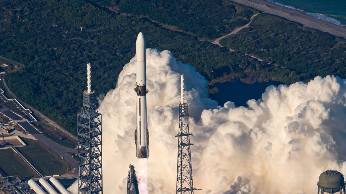 Blue Origin Successfully Launches New Glenn Rocket, NASA's Mission to ...