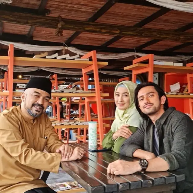 6 Kebersamaan Desy Ratnasari dan David Chalik, Beredar Kabar Akan ...