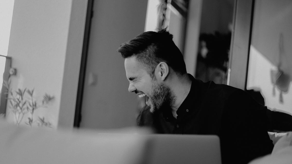 30 Tebak-Tebakan Lucu nan Receh Bapak-Bapak, Bikin Tertawa Ngakak ...