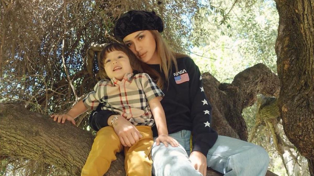 Dikabarkan Hamil, Jessica Iskandar Tampil Seksi - ShowBiz Liputan6.com