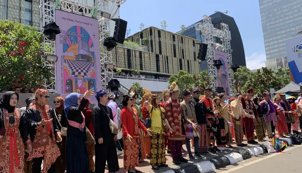 6 Potret Widi Vierratale dan Ichal Tofandy Gitaris Last Child, Pamer ...