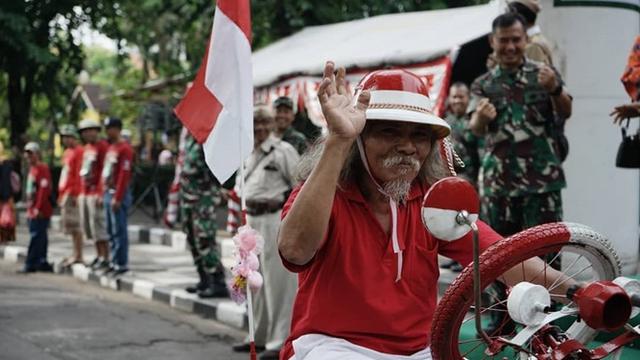 6 Potret Meriah Festival Perahu Nusantara dan Parade Sepeda Onthel di ...